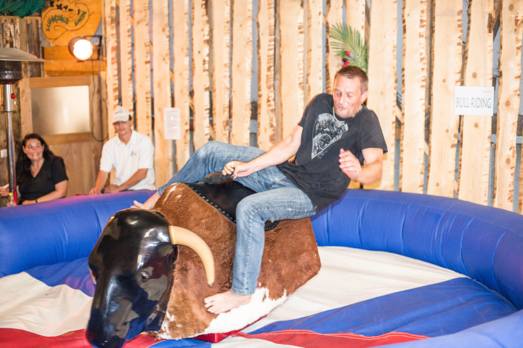 Mobile Bull-Riding Aktion - für ihr Event mieten - Haberjockelshof
